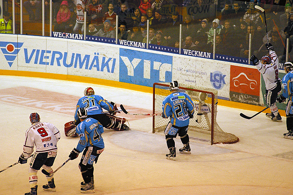 Kuvakooste: HIFK jatkoi Pelicansin tappioputkea - LIIGA - 19.11.2010 ... Kuvakooste: HIFK jatkoi Pelicansin tappioputkea - LIIGA - 19.11.2010 ...
