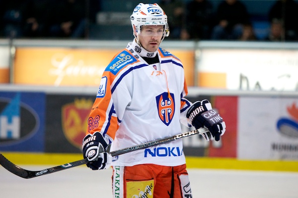 Tärkeät pisteet jaossa Hakametsässä - 30.11.2010 - Tappara - SaiPa ...