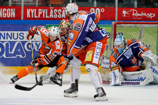 Kuvakooste: HPK palasi kartalle - LIIGA - 22.10.2011 - Artikkelit ...